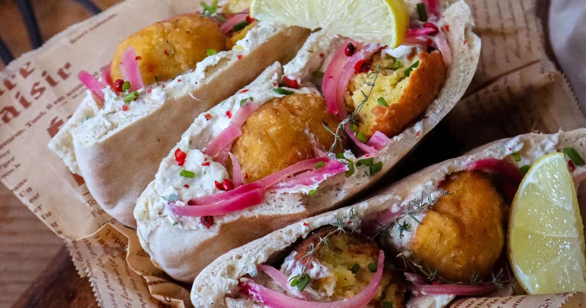 Pita aux falafels et mousse de maquereau en conserve à la ricotta ...